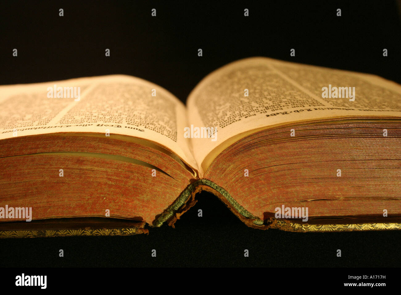 book flipped open Stock Photo - Alamy