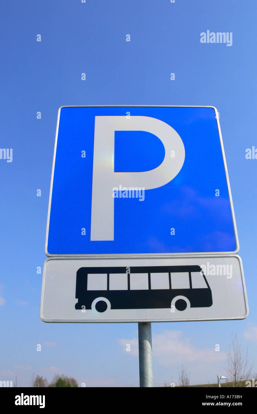 Buses traffics hi-res stock photography and images - Alamy