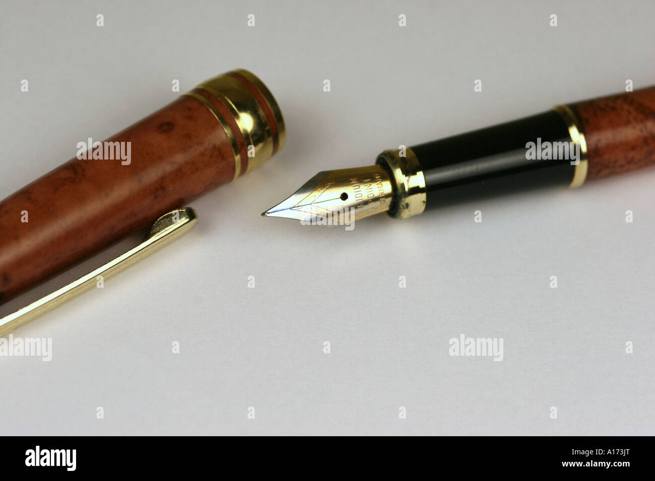 Foutain pen hi-res stock photography and images - Alamy