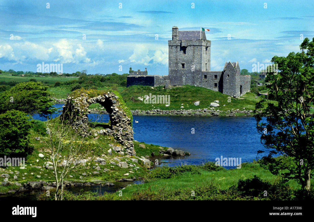 Kinvarra Galway Dunguaire Castle Ireland Irish Sea Stock Photo - Alamy