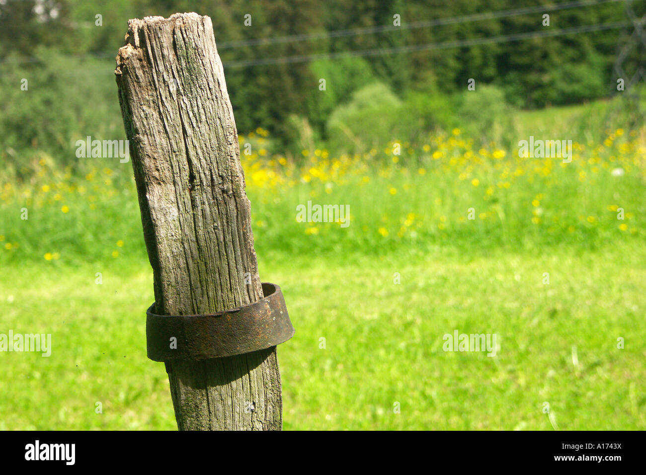old fence post Stock Photo - Alamy