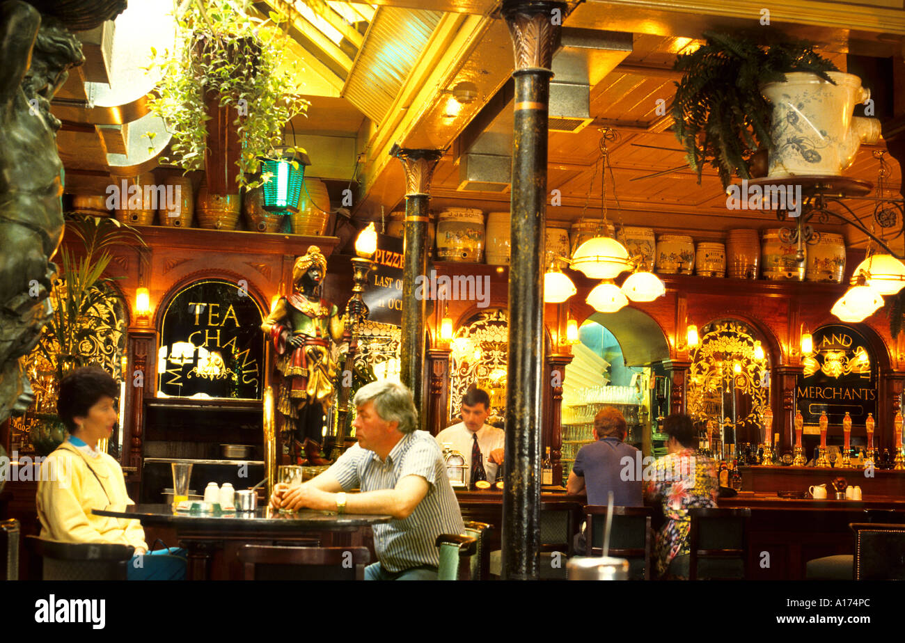 Irish dining hi-res stock photography and images - Alamy