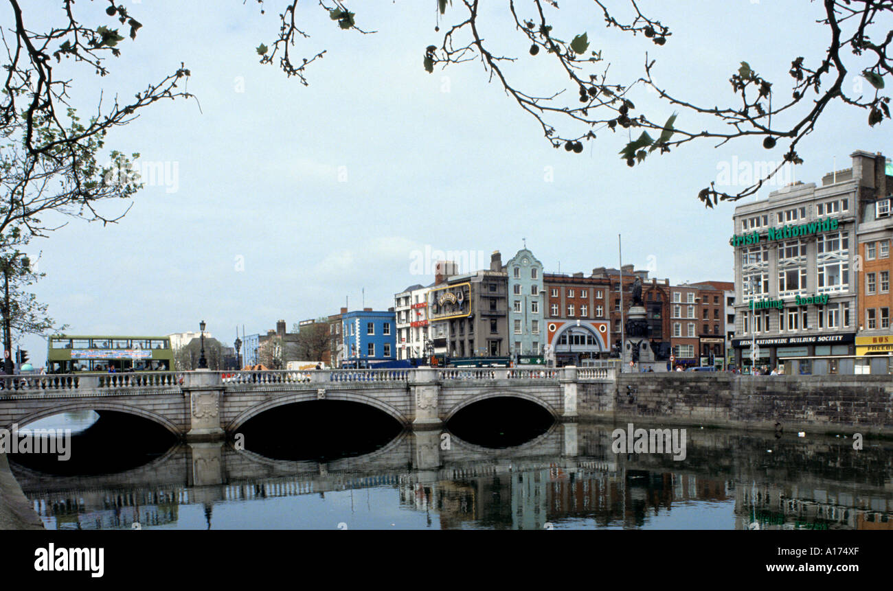 River Dublin Ireland Irish town city Stock Photo - Alamy