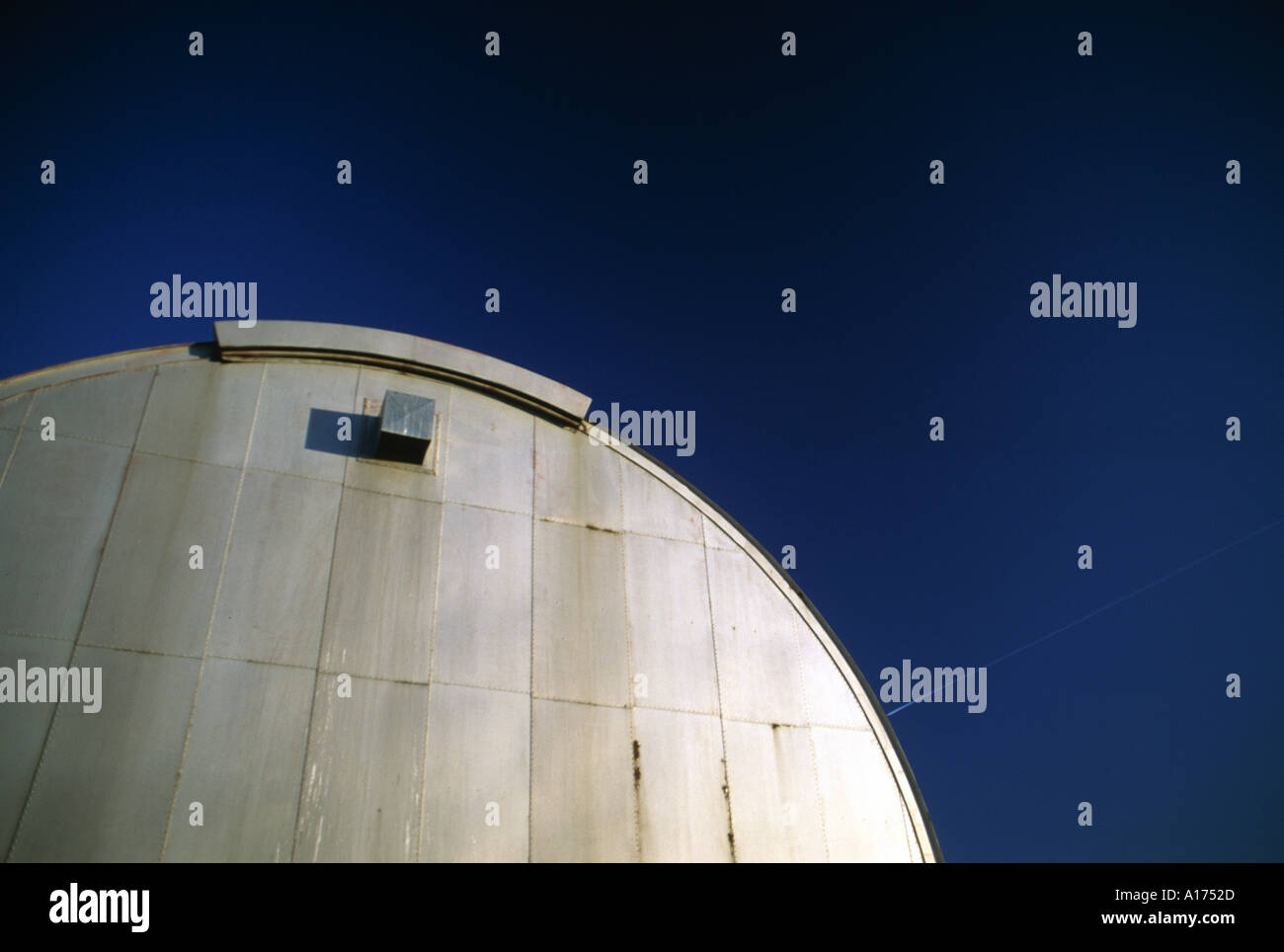Dome fuji hi-res stock photography and images - Alamy