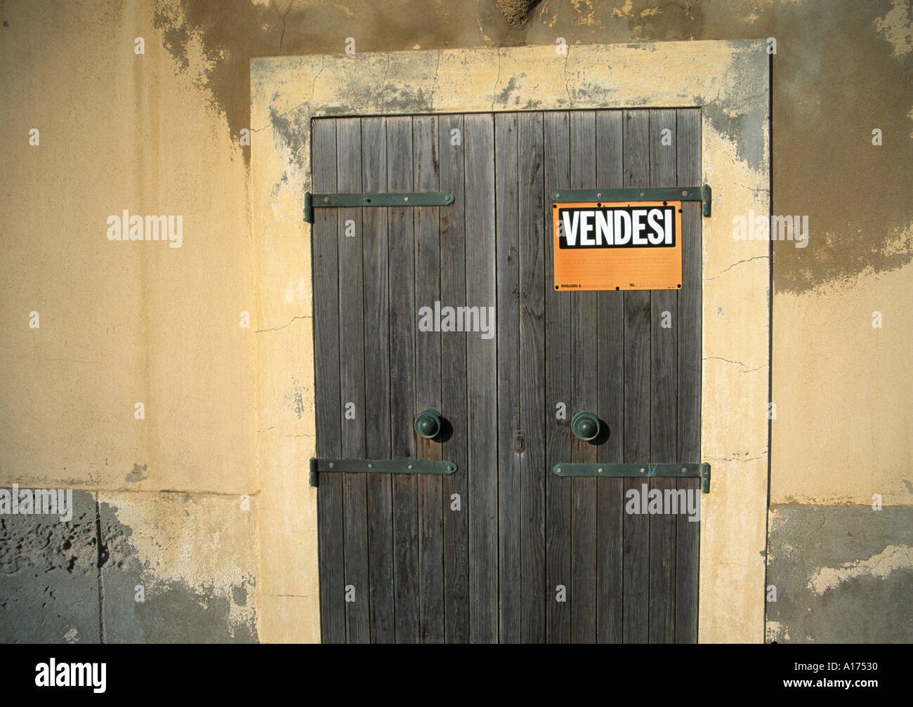 House sale flyer hi-res stock photography and images - Alamy