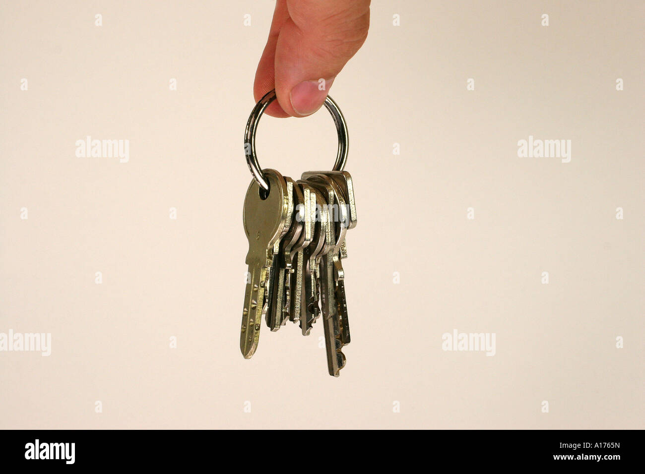 hand with a bunch of keys Stock Photo - Alamy