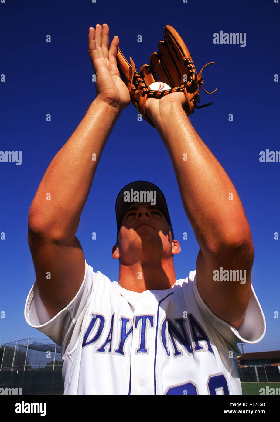 Baseball diamond action hi-res stock photography and images - Alamy