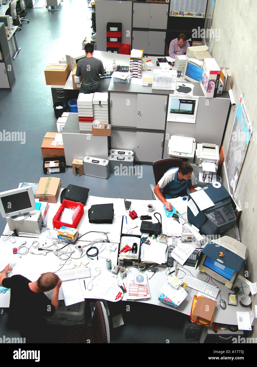 Office cube farm hi-res stock photography and images - Alamy