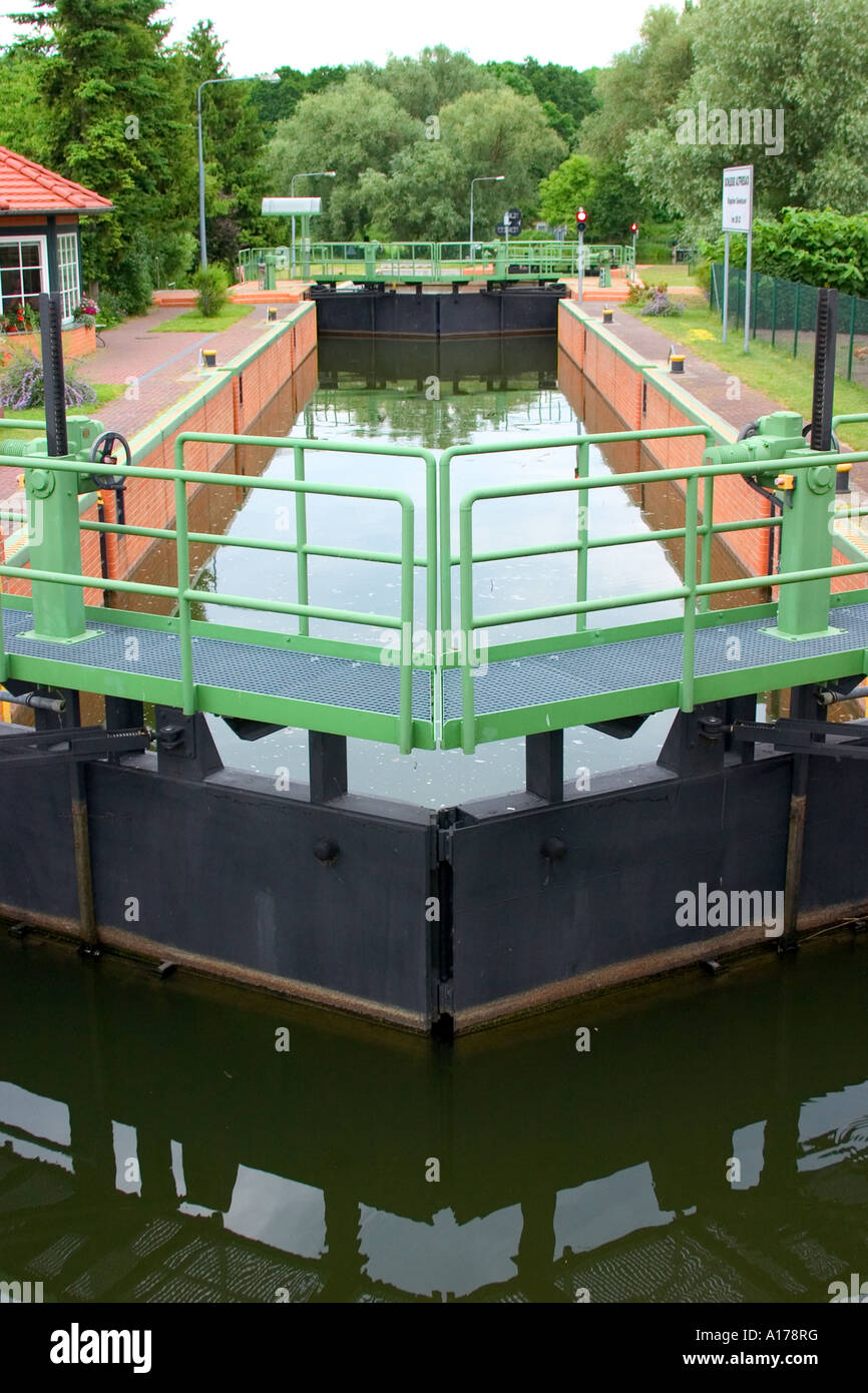 Sluice channels hi-res stock photography and images - Alamy