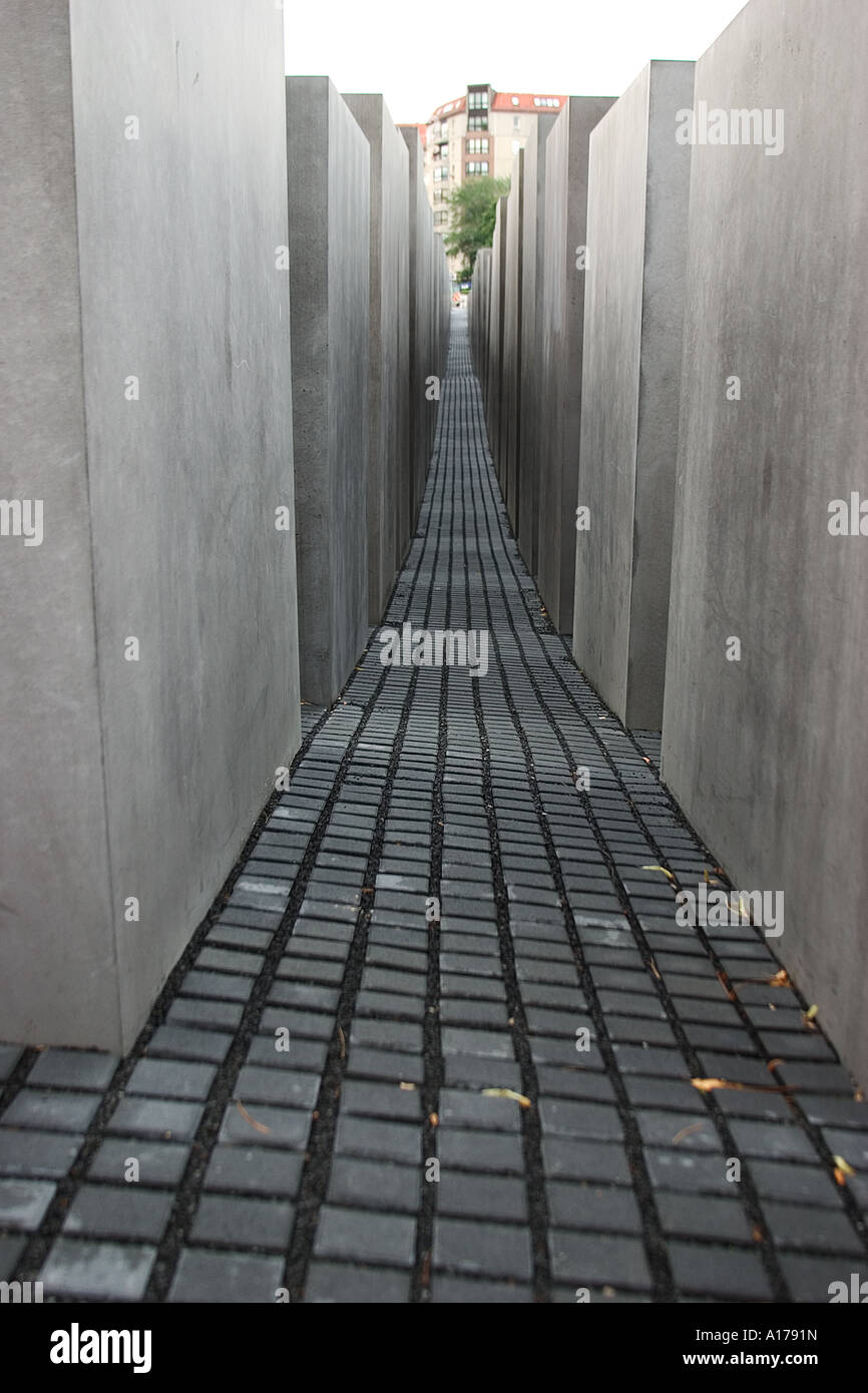 monument of the holocaust Stock Photo - Alamy