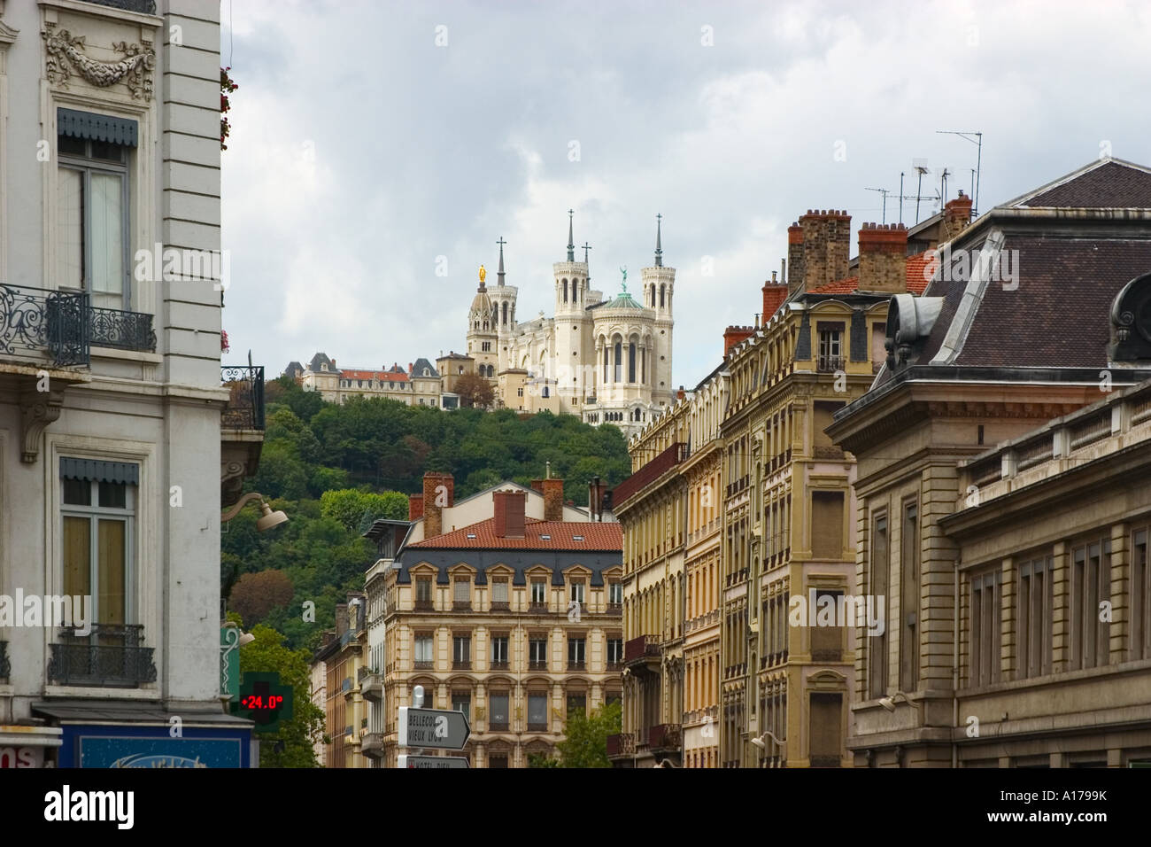 Lyon street views hi-res stock photography and images - Alamy