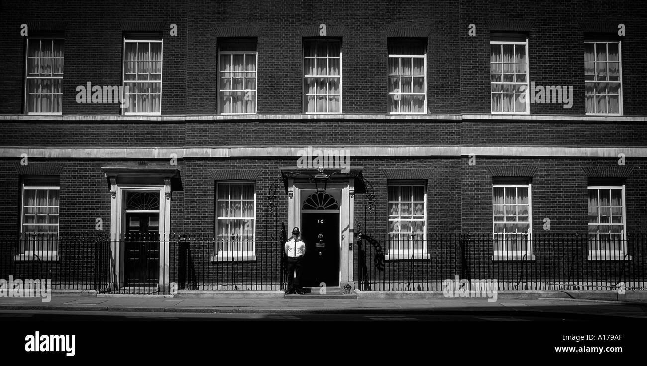 Number 10 downing street Black and White Stock Photos & Images - Alamy