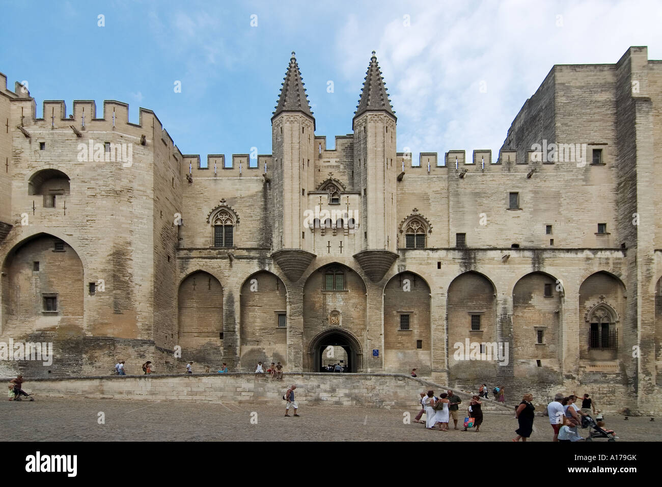 Palaces of the popes hi-res stock photography and images - Alamy