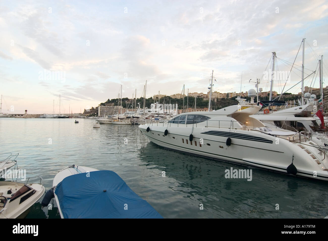 Ships of the rich hi-res stock photography and images - Alamy