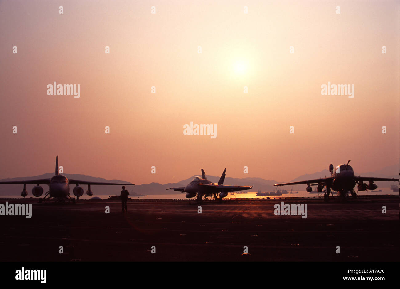 Uss constellation battle hi-res stock photography and images - Alamy