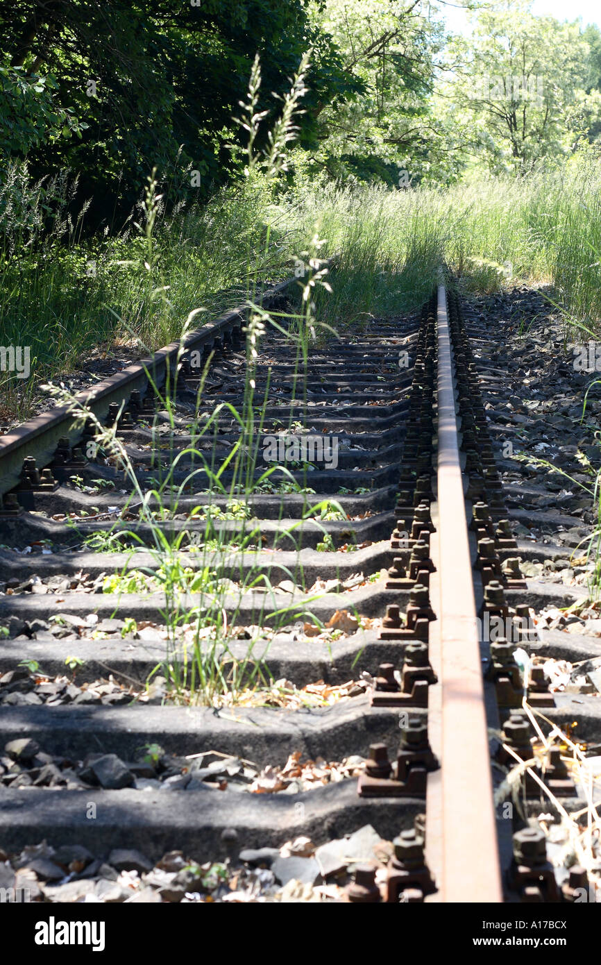 Dead end train track hi-res stock photography and images - Alamy