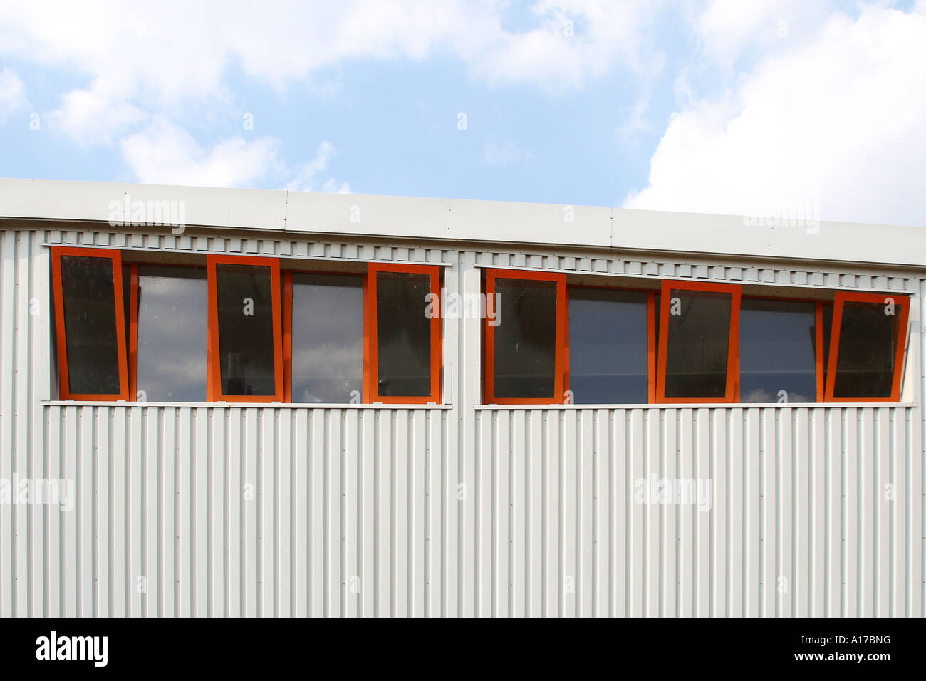 Bottom hung window hi-res stock photography and images - Alamy