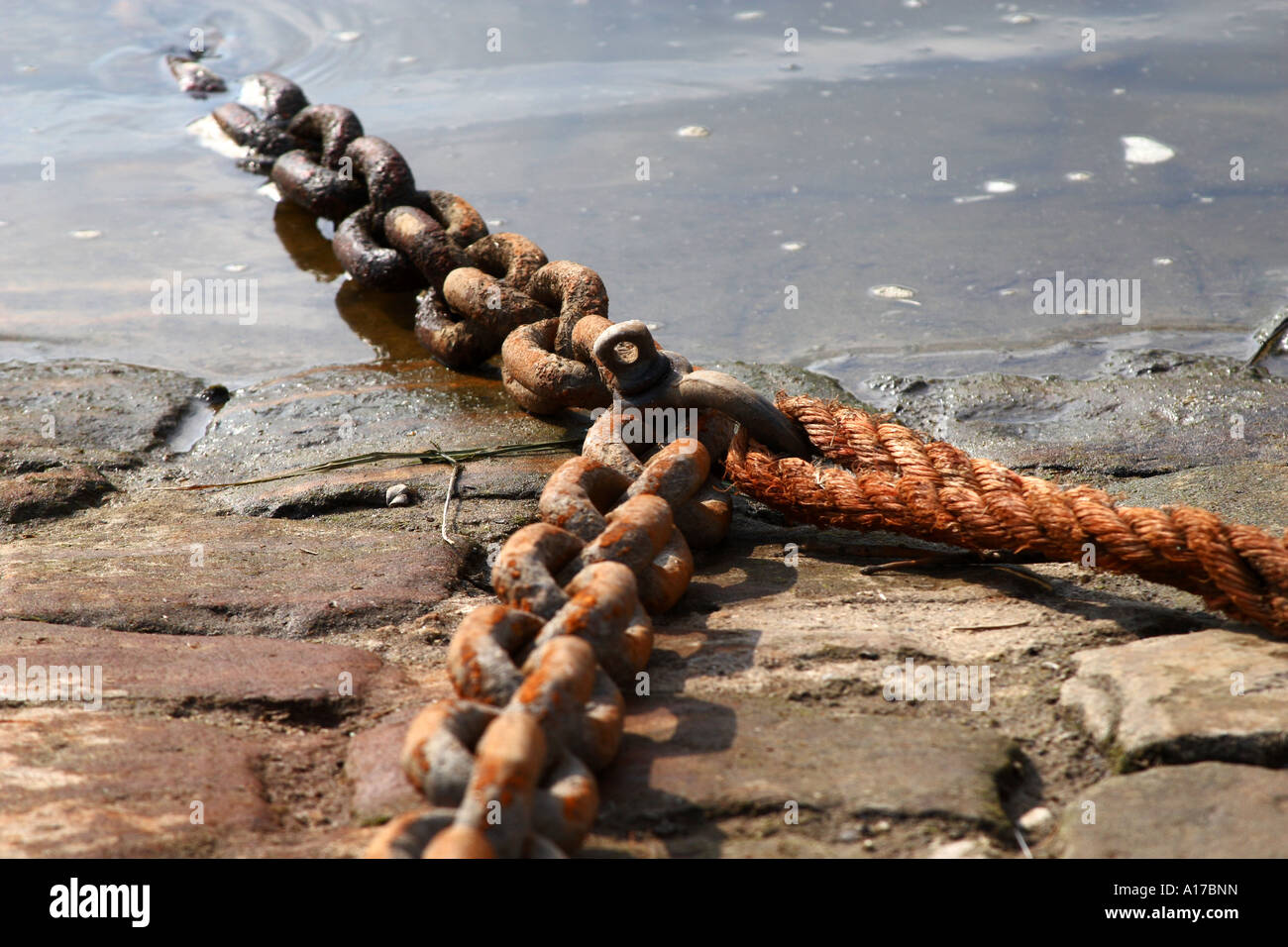 Iron rope hi-res stock photography and images - Alamy