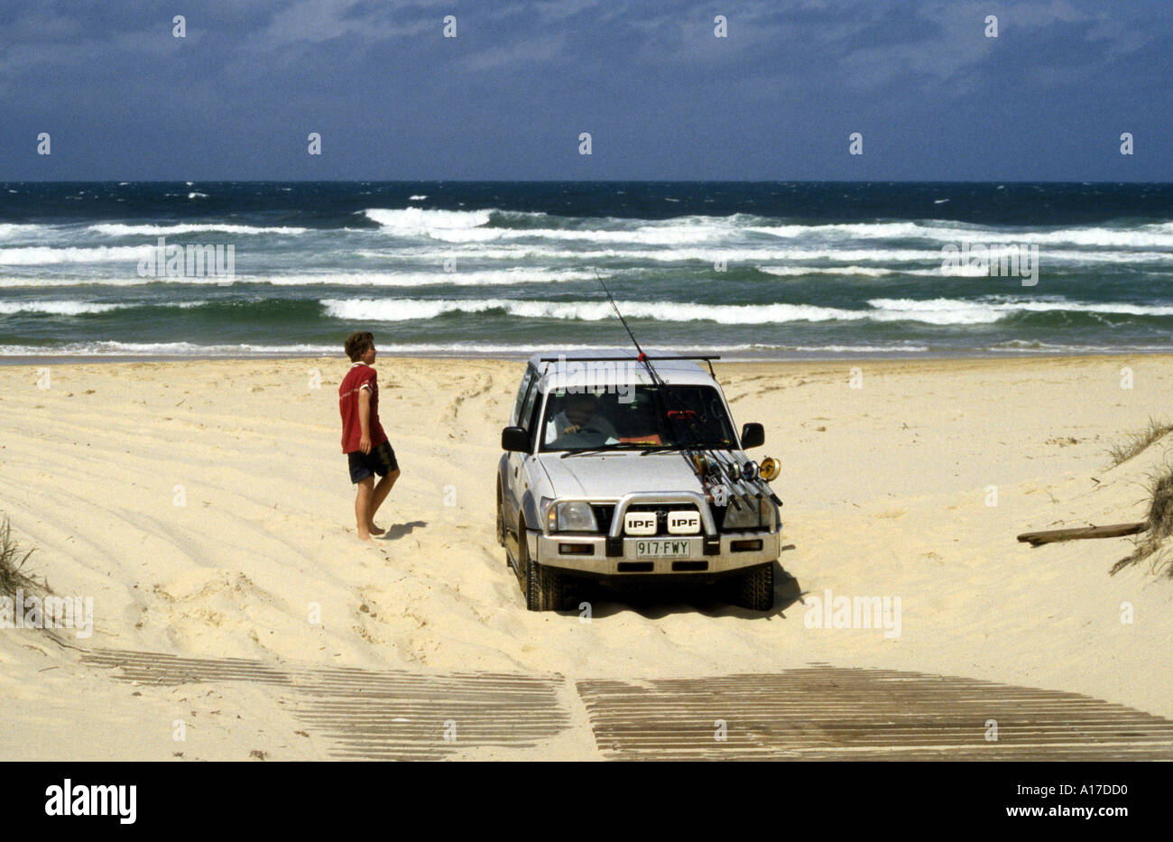 Stuck 4wd on the beach Stock Photo - Alamy