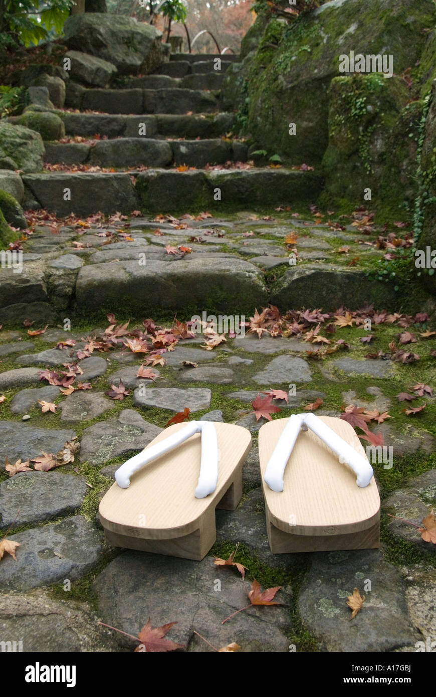 Geta japanese hi-res stock photography and images - Alamy