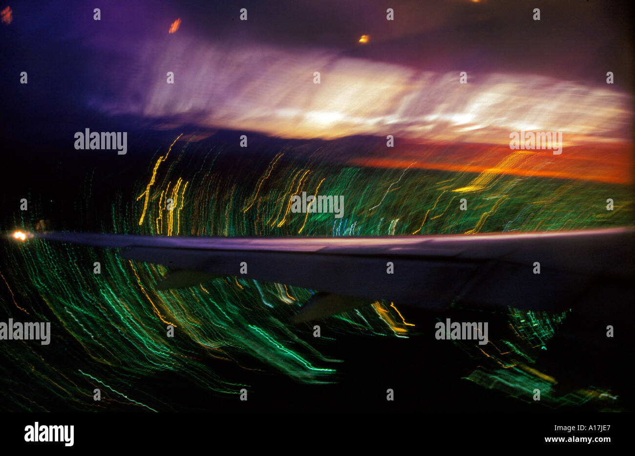 Turning left plane hi-res stock photography and images - Alamy