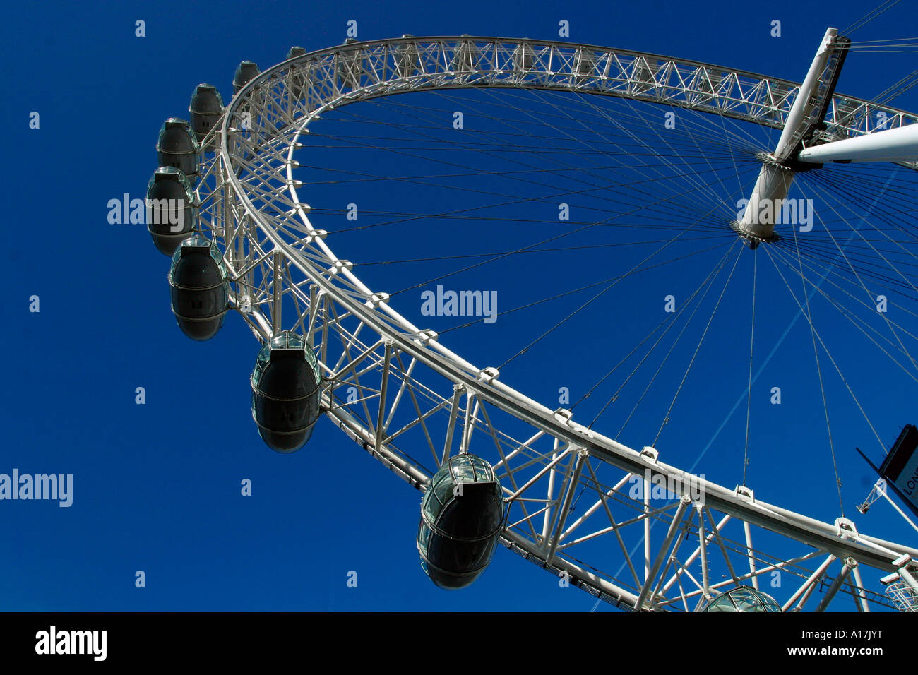 London eye sightseeing spot hi-res stock photography and images - Alamy