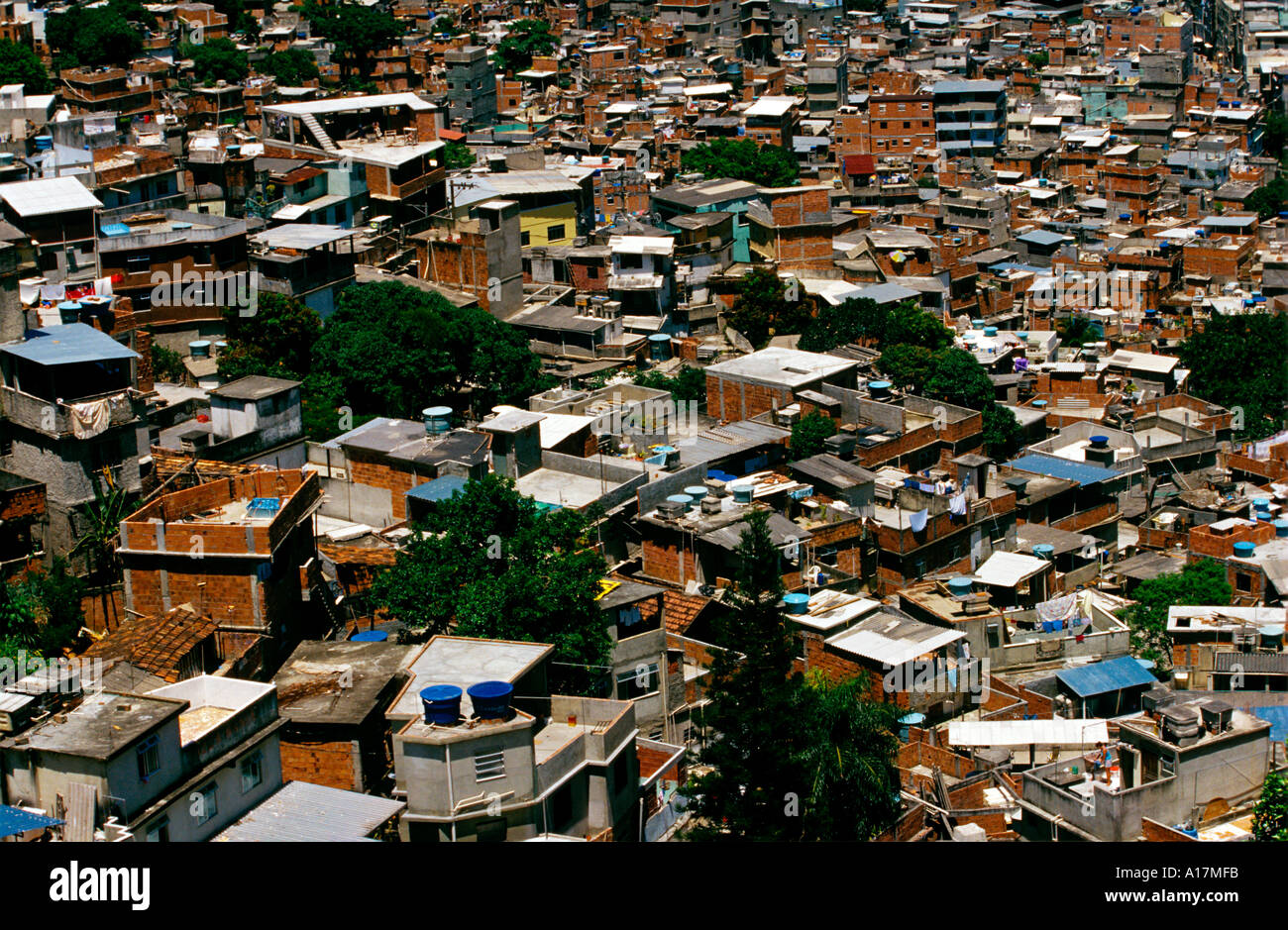 Favella rio de janeiro hi-res stock photography and images - Alamy