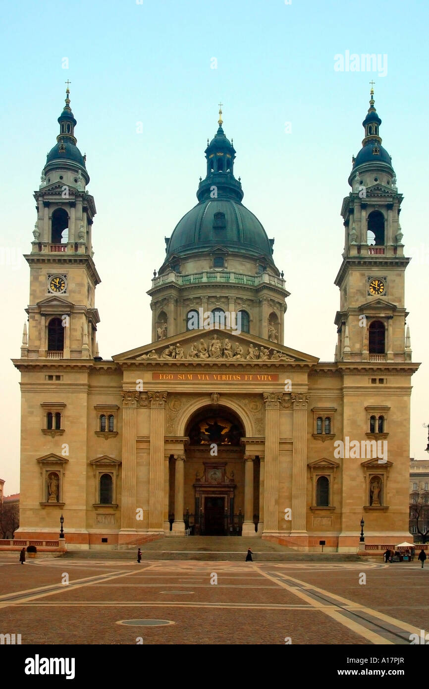 Saint stephans basilica hi-res stock photography and images - Alamy