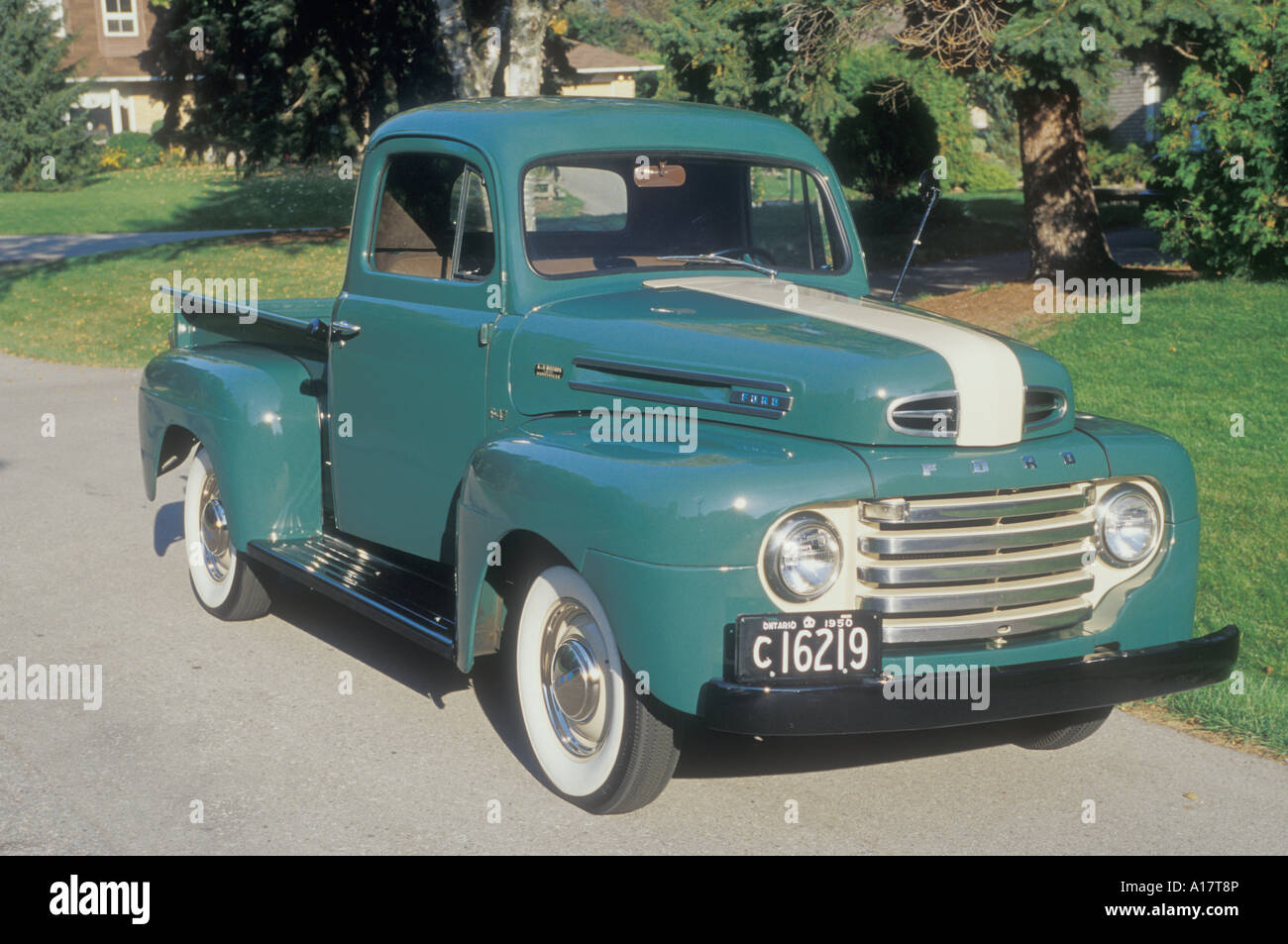 Green pickup truck hi-res stock photography and images - Alamy