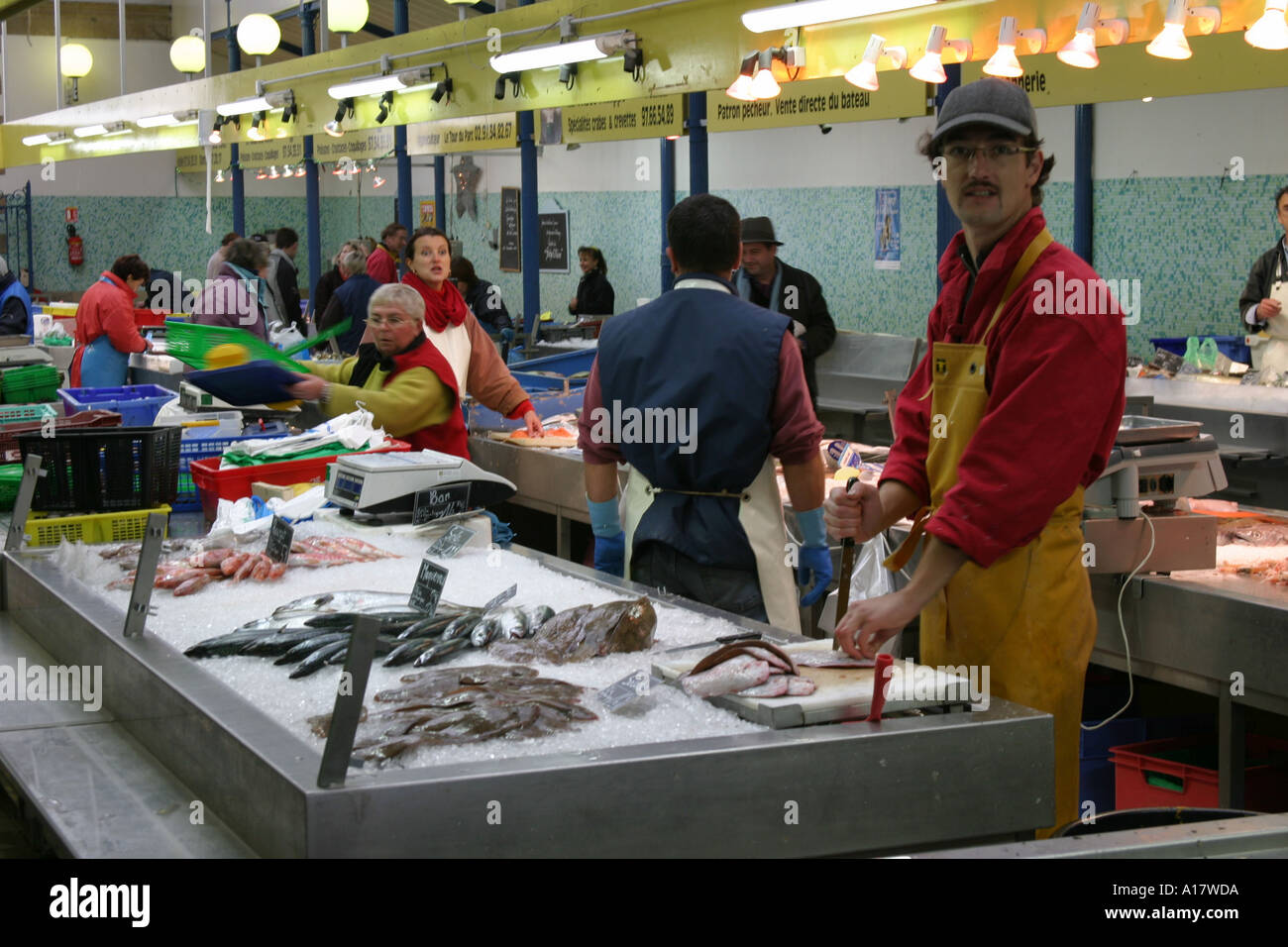 Vannes fish market hi-res stock photography and images - Alamy