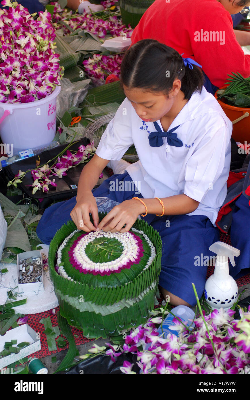 Krathong making hi-res stock photography and images - Alamy