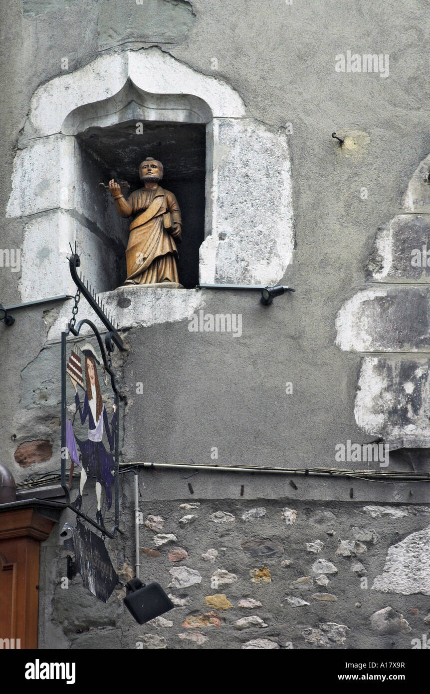 Statue alcove hi-res stock photography and images - Alamy