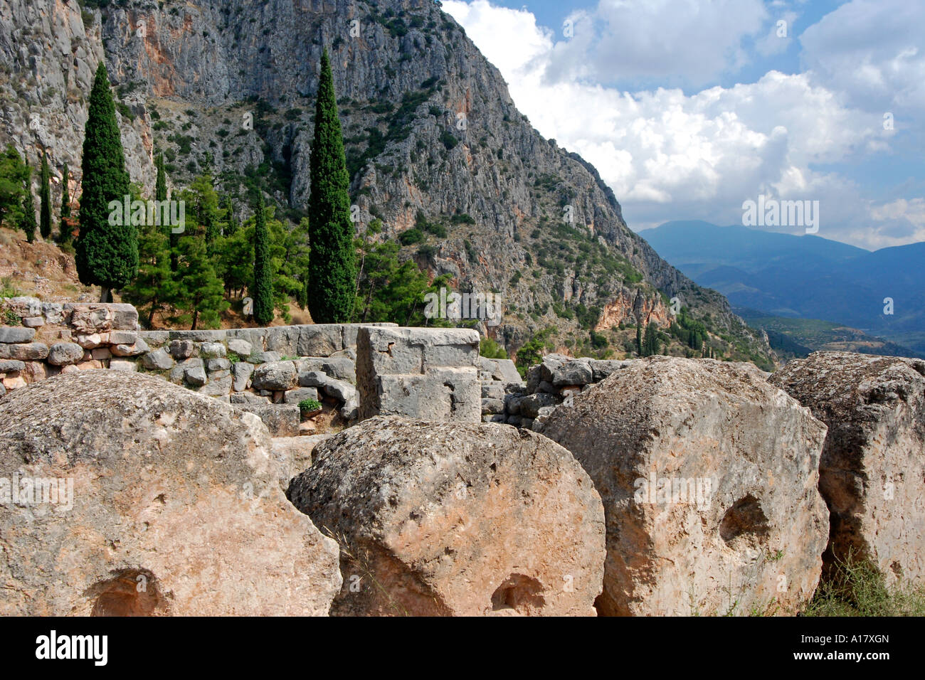 Delphi ruins, Greece under Mount Parnassus Stock Photo - Alamy