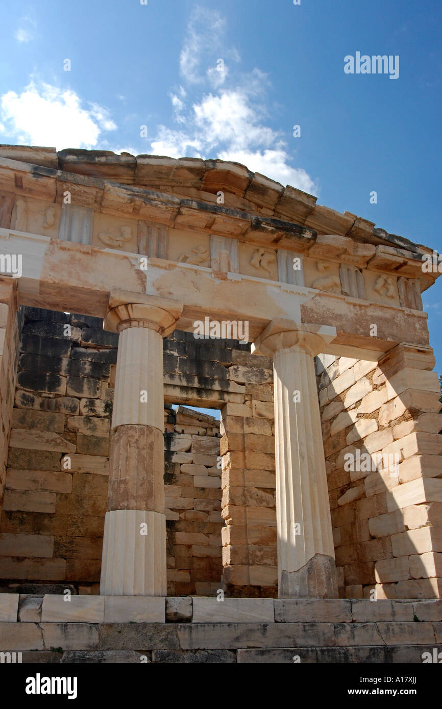 Delphi ruins, Greece under Mount Parnassus Stock Photo - Alamy