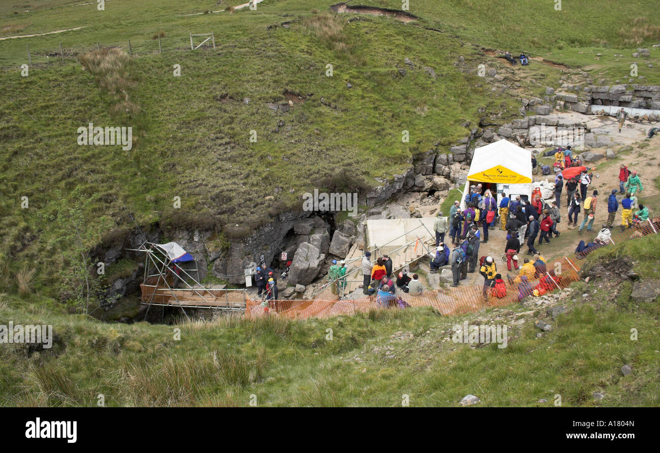 Gaping gill cave hi-res stock photography and images - Alamy