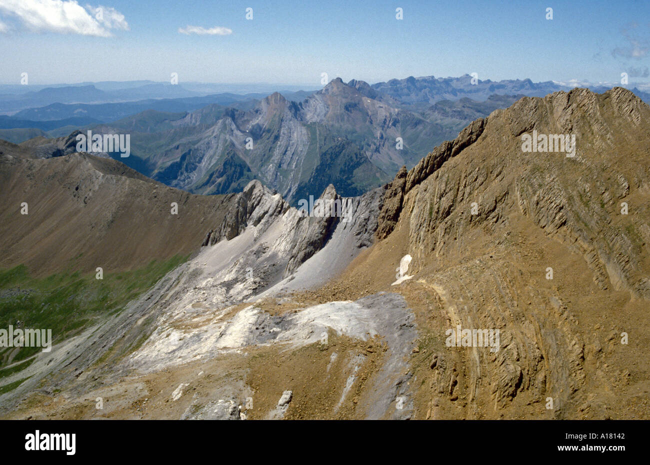 Strata folding hi-res stock photography and images - Alamy