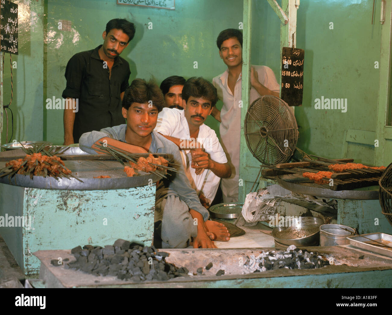 Bazaar in rawalpindi pakistan hi-res stock photography and images - Alamy