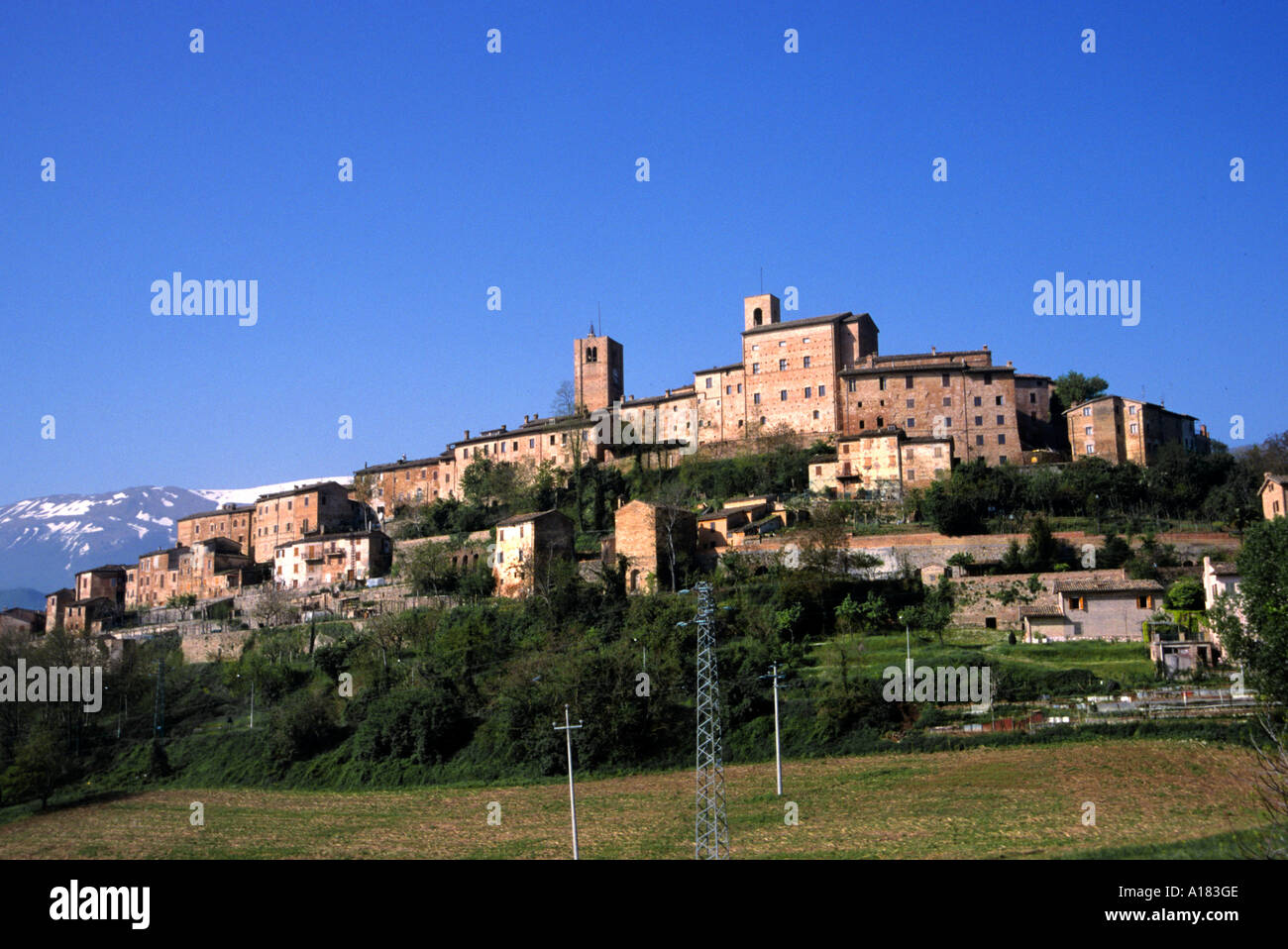 Sarnano hilltop town Marche Italy Italian Historic Stock Photo - Alamy