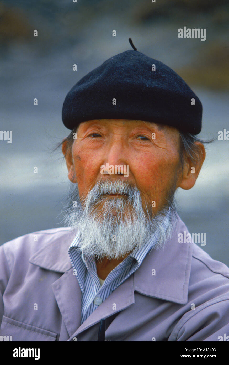 Man wearing a beret hi-res stock photography and images - Alamy
