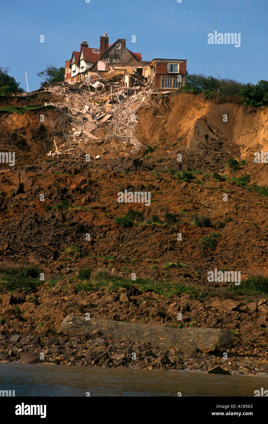 Landslide taking part of the Holbeck Hall Hotel down 30m clay slope 6 6 ...