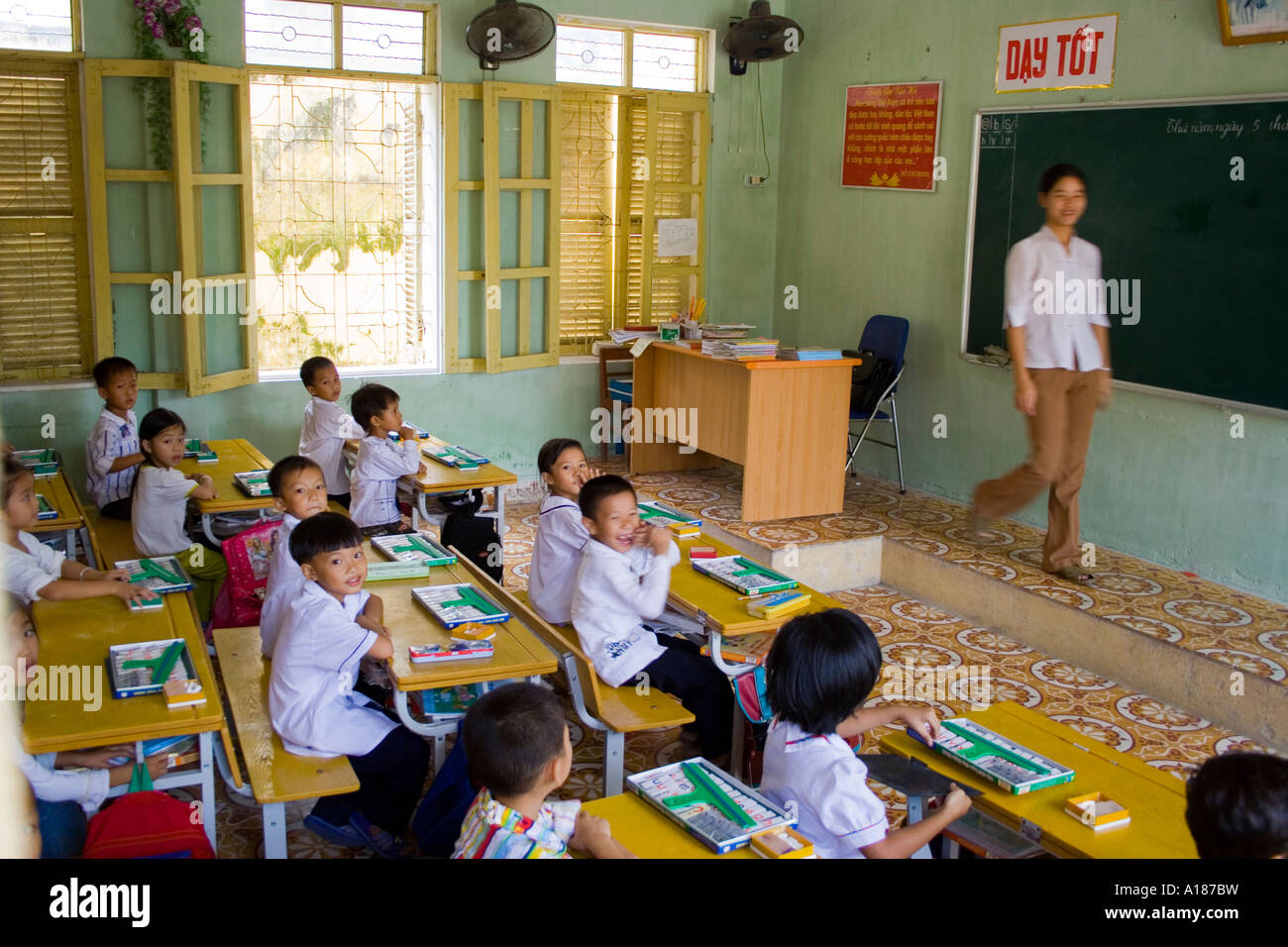 Vietnam school classroom hi-res stock photography and images - Alamy