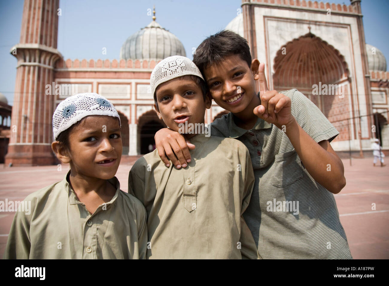 Muslim boys at mosque Stock Photo - Alamy