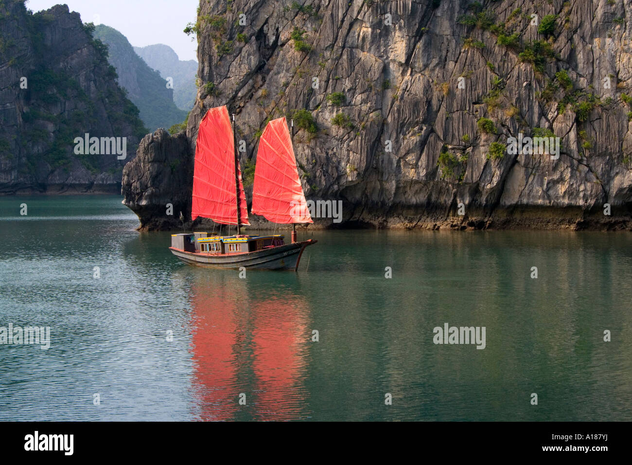 Traditional Vietnamese Sailing Junk Sailboat Halong Bay Vietnam Stock ...