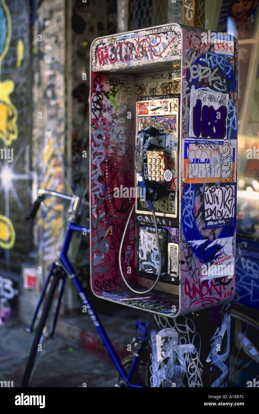 Public telephone new york city hi-res stock photography and images - Alamy