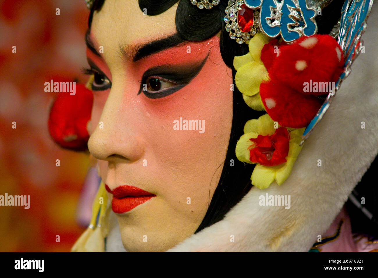 Opera stage performance singer hi-res stock photography and images - Alamy