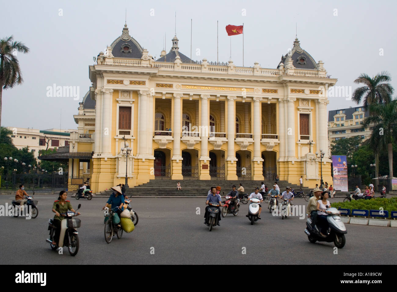 2007 Hanoi Opera House Ha Noi Vietnam Stock Photo - Alamy