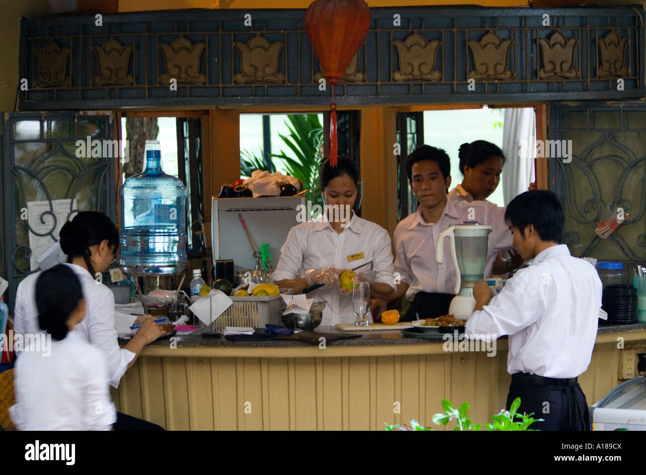 Vietnamese waiter hi-res stock photography and images - Alamy