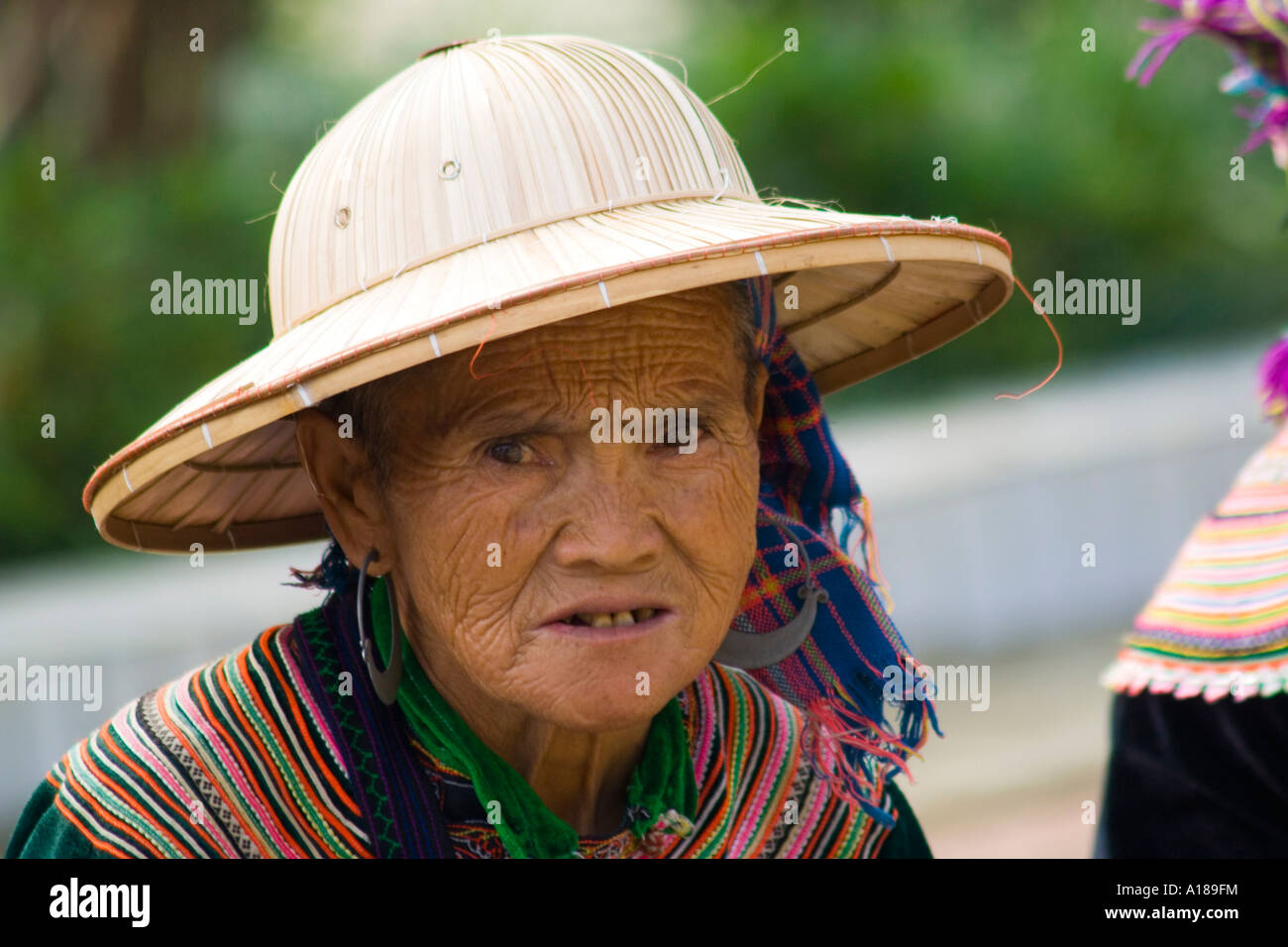 Old woman flower hmong traditional dress hi-res stock photography and ...
