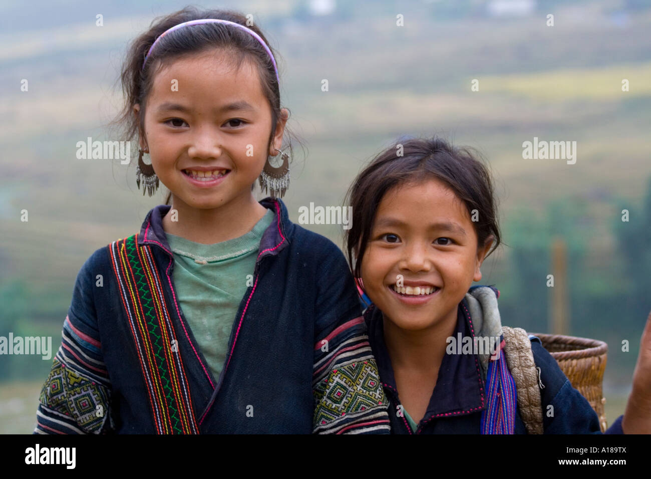 2007 Two Beautiful Young Hmong Girls Wearing Traditional Clothes Sapa ...