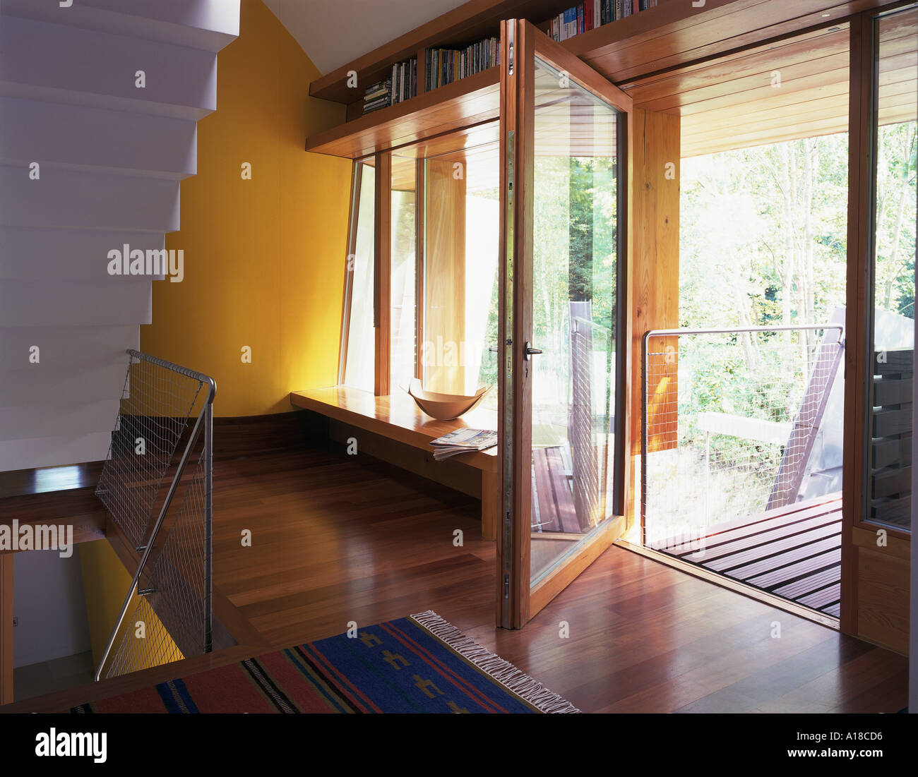 Entrance hall open door stairs hi-res stock photography and images - Alamy